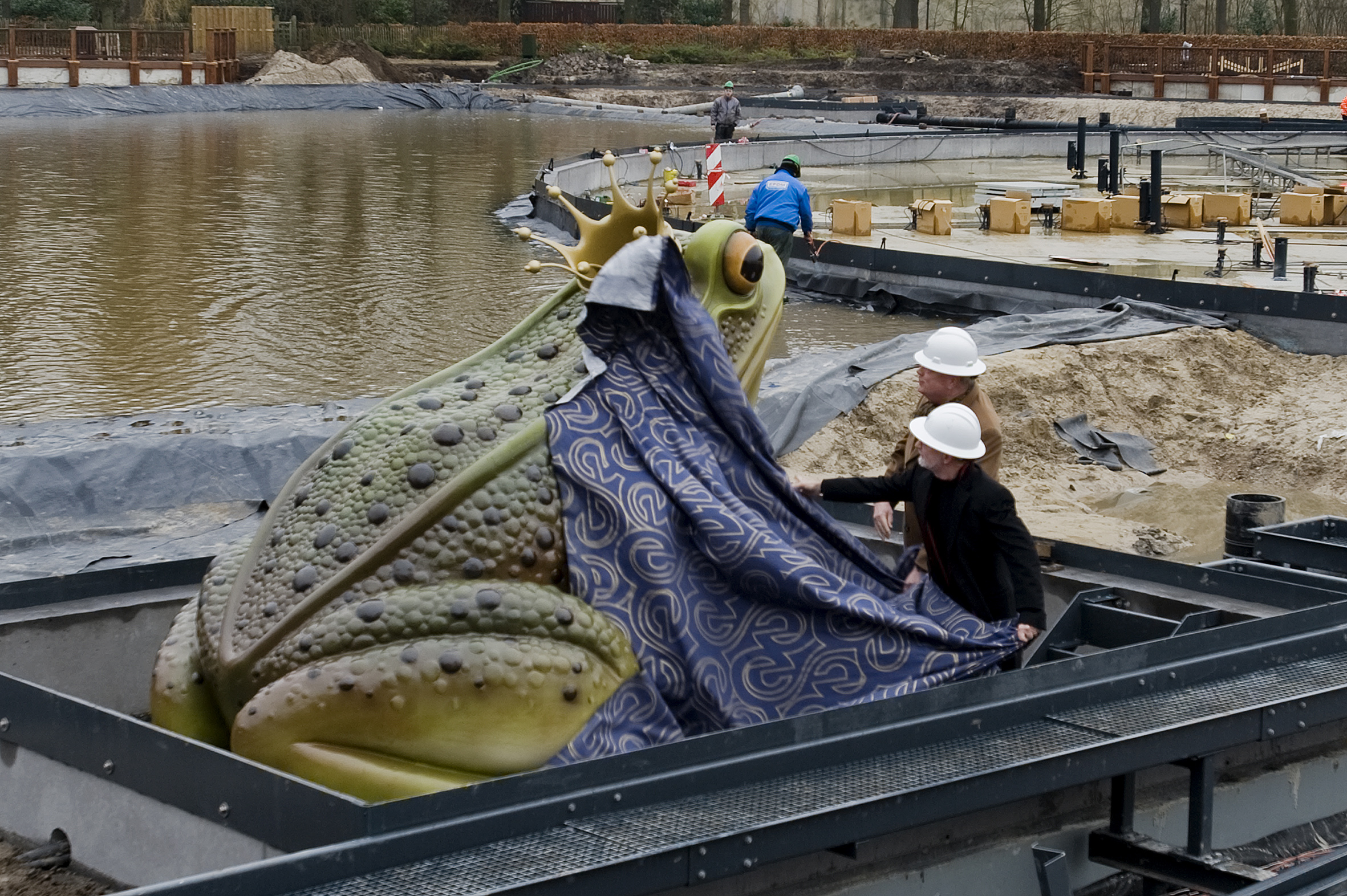 Aquanura water show’s Frog Prince unveiled