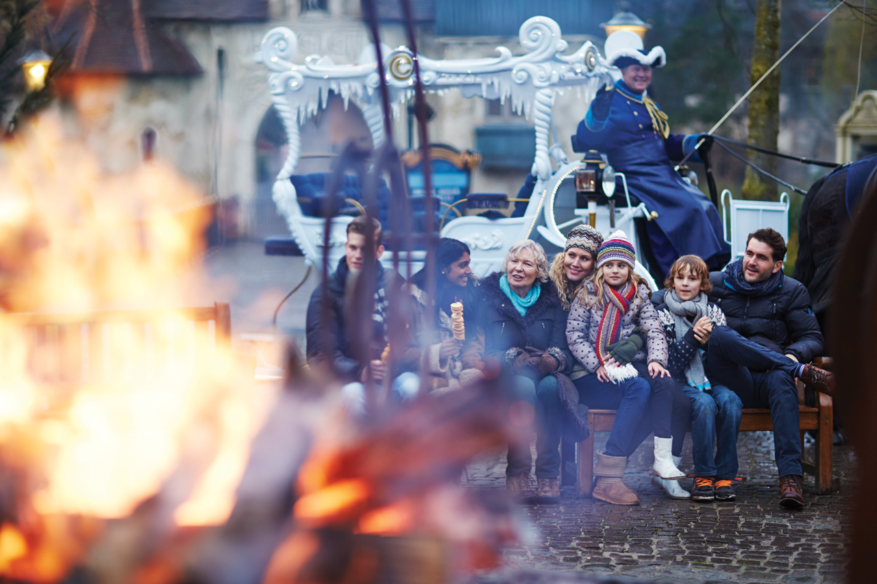 Winter Efteling: the heart-warming atmosphere of bonfires and wintery ...