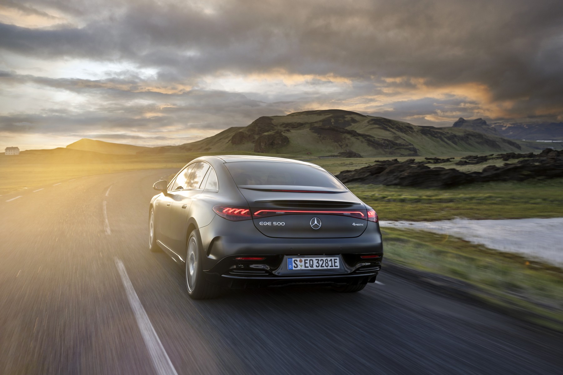 Mercedes-Benz deliveries up 21% in Q3 with robust demand