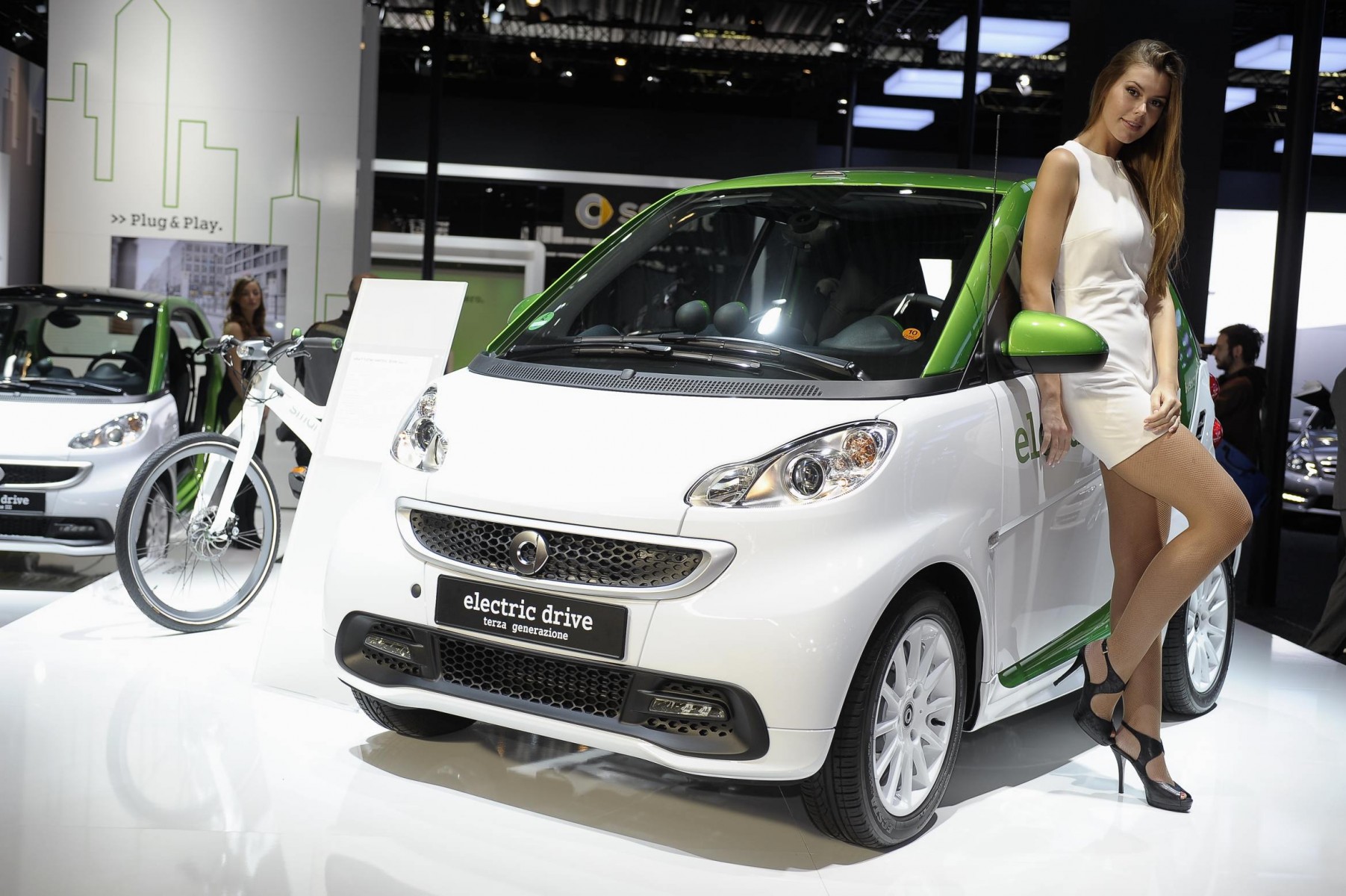 smart electric drive e smart ebike: a Bologna la mobilità sostenibile ...