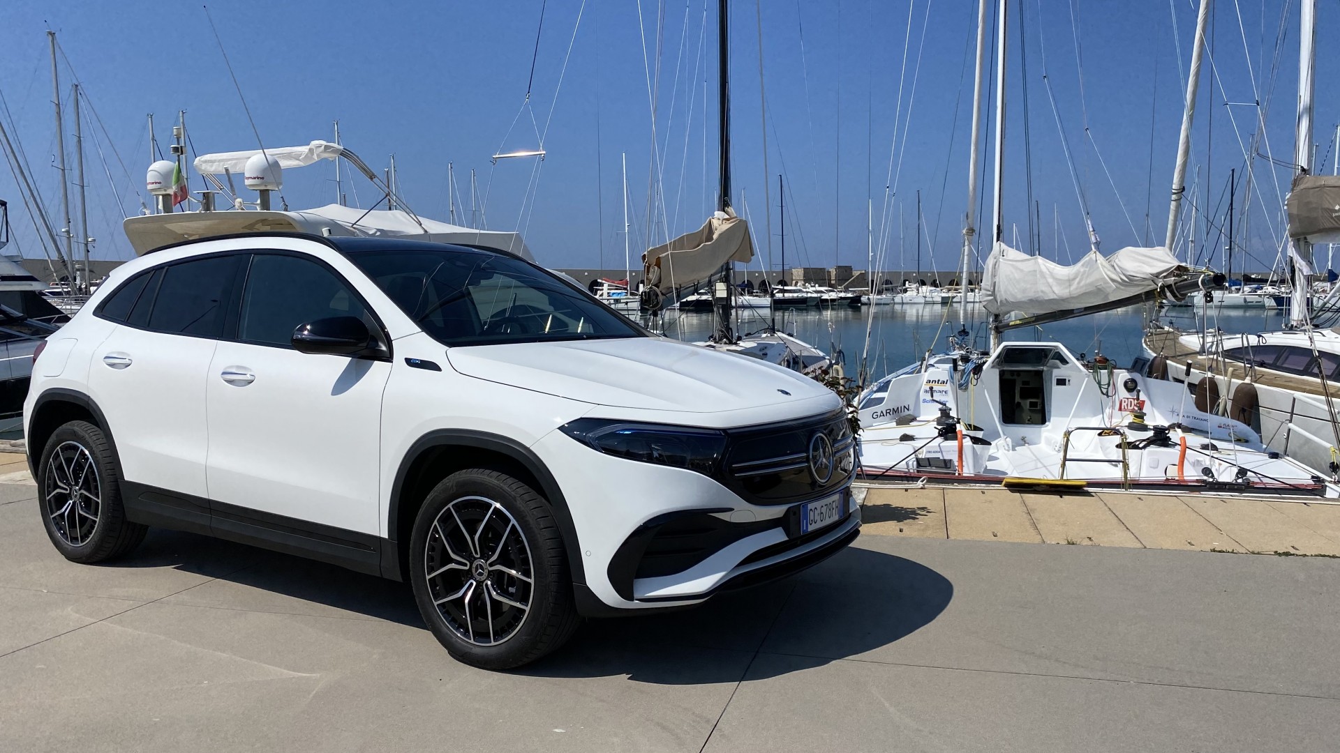 Nuova EQA : il primo sport compact SUV dal cuore elettrico