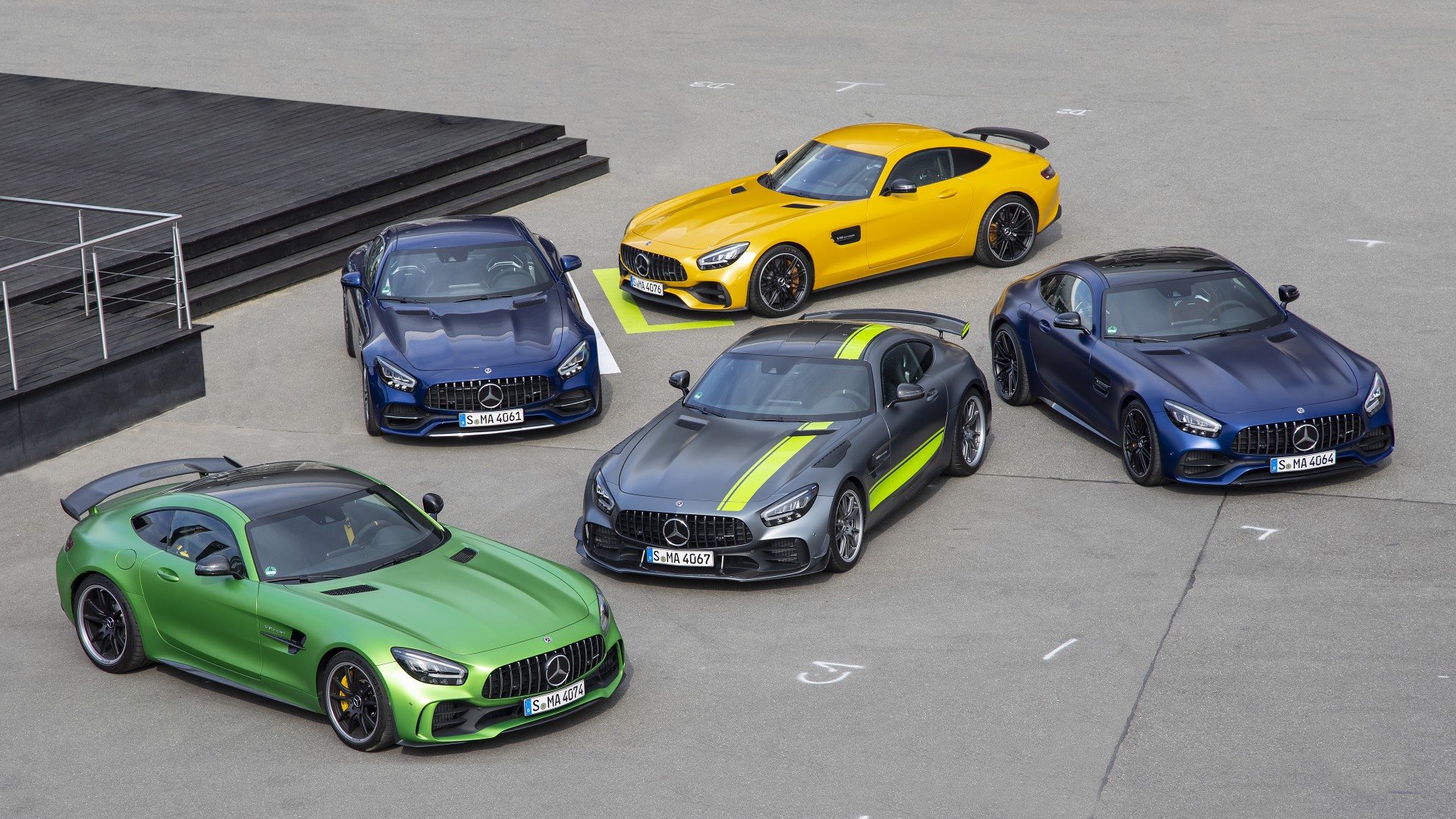 Nuove Mercedes-AMG GT e GT R PRO