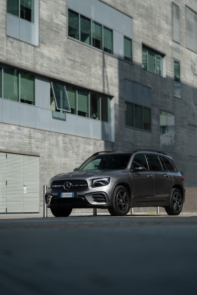 Nuove Mercedes EQB e GLB: i due modelli più versatili della gamma SUV della Stella