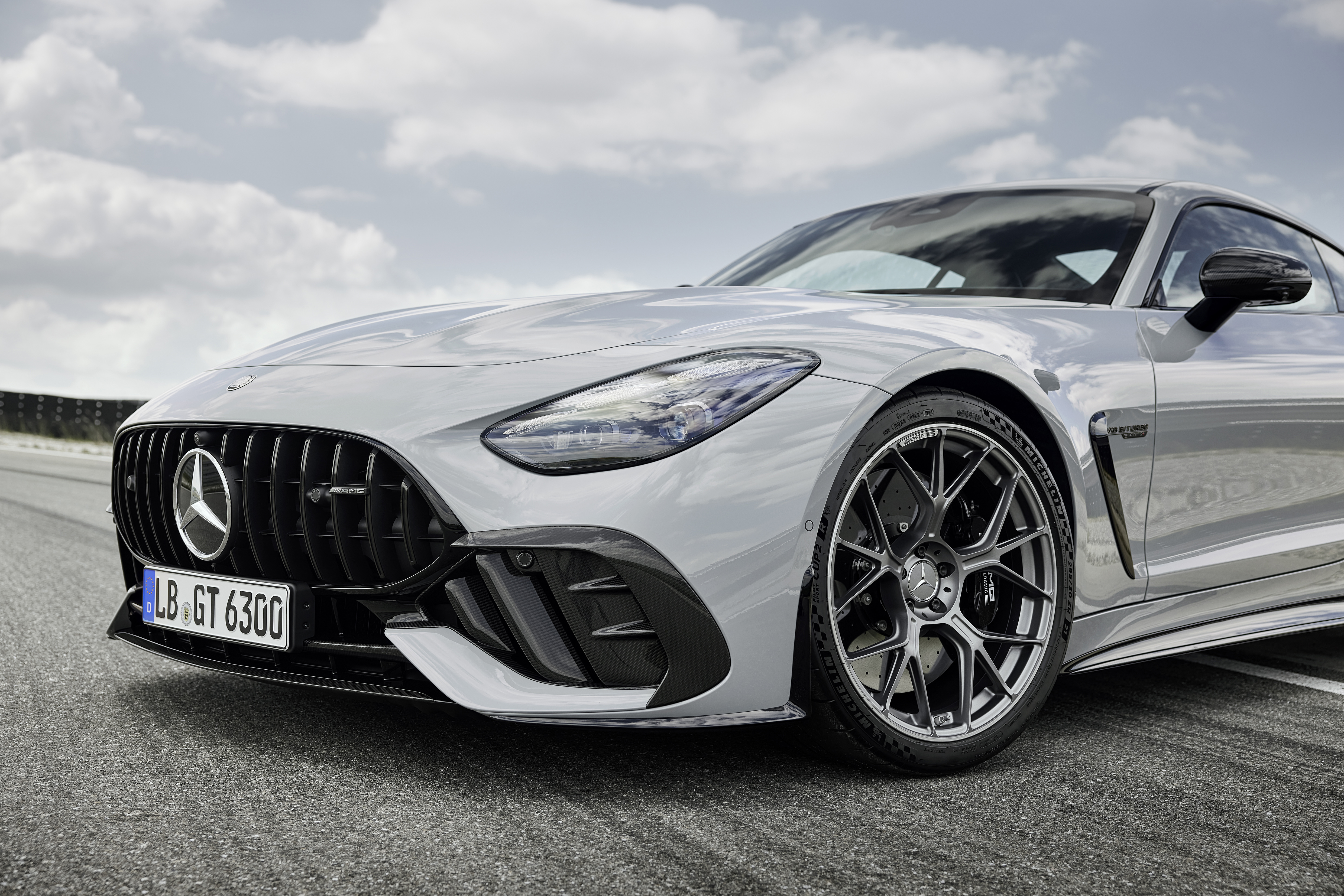 Nuova Mercedes-AMG GT 63 PRO 4MATIC+: ancora più performante in pista