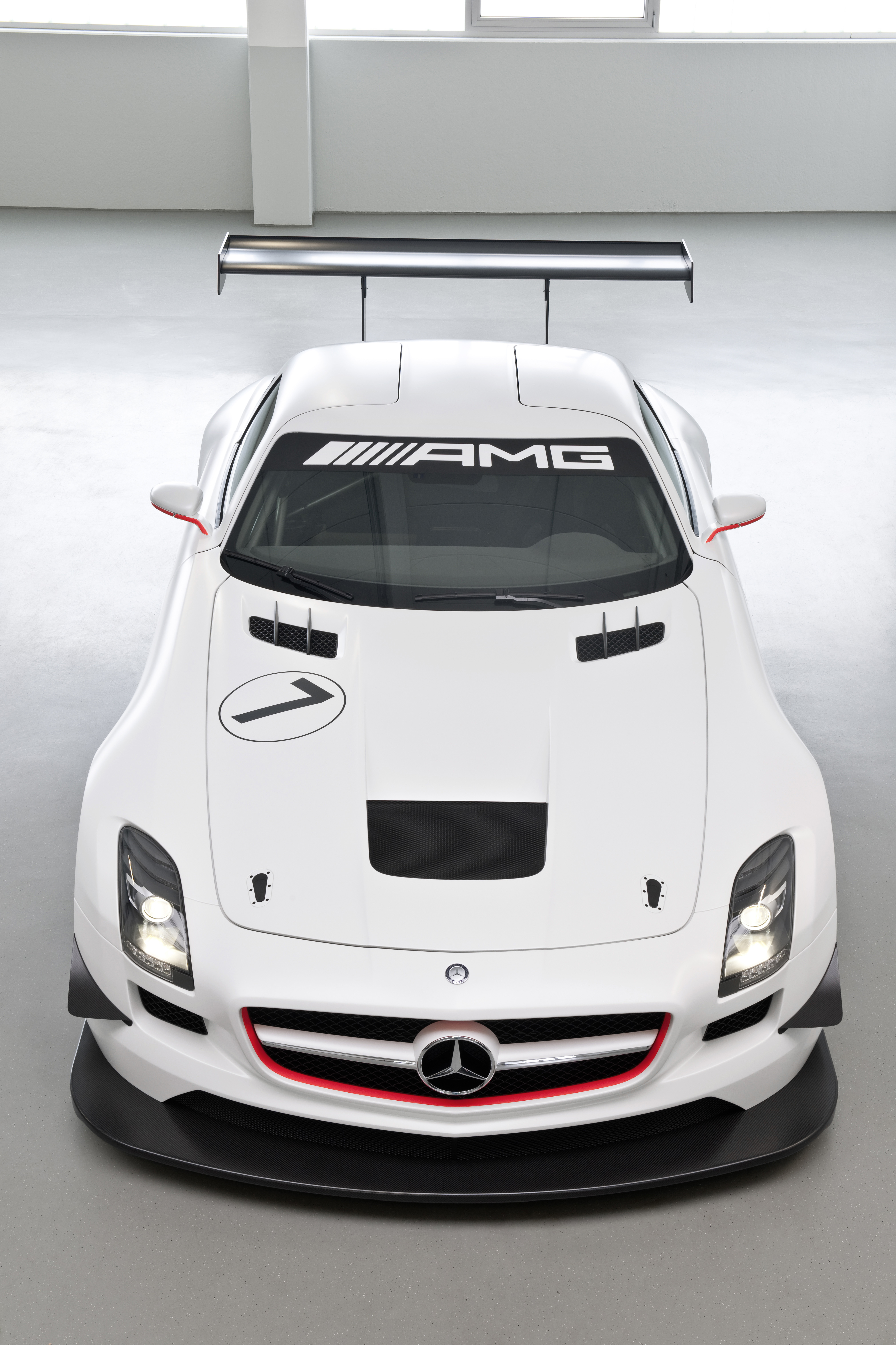 La nuova Mercedes-Benz SLS AMG GT3