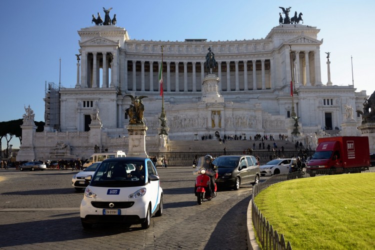 Roma ama car2go:partenza brillante con più di 20.000 iscritti in ...
