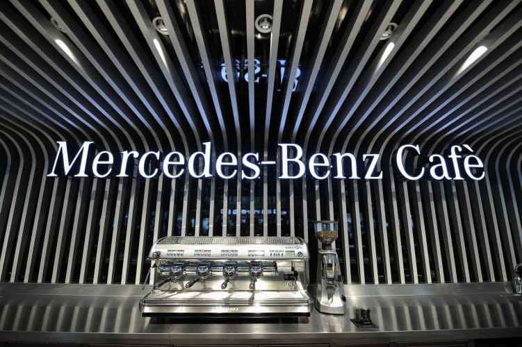 All'aeroporto di Fiumicino il primo Mercedes-Benz Café