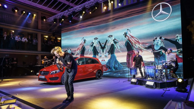 Classe B Electric Drive protagonista dell'ultimo videoclip degli ...