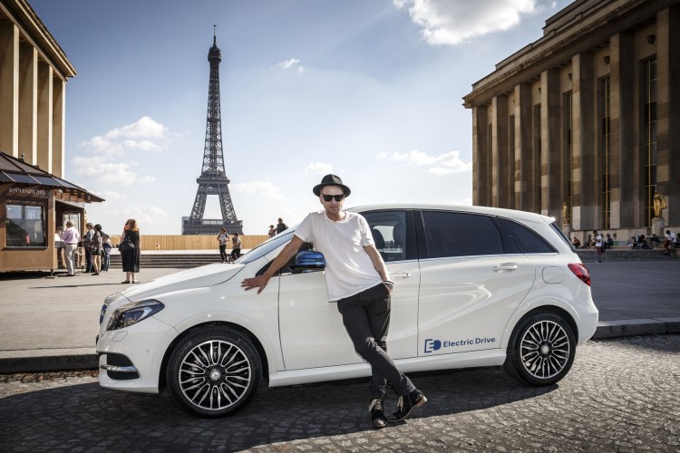 Classe B Electric Drive protagonista dell'ultimo videoclip degli ...