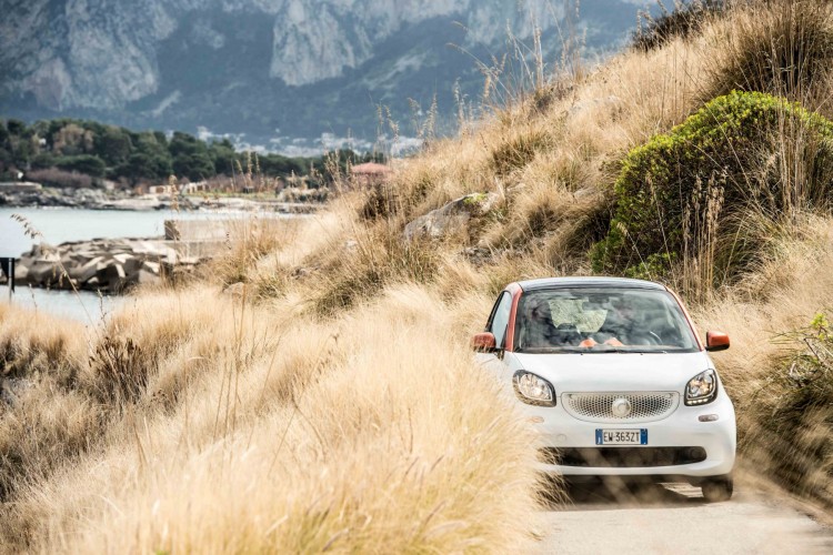 ‘Red Dot Design Award 2015': vincono Mercedes-AMG GT e smart fortwo