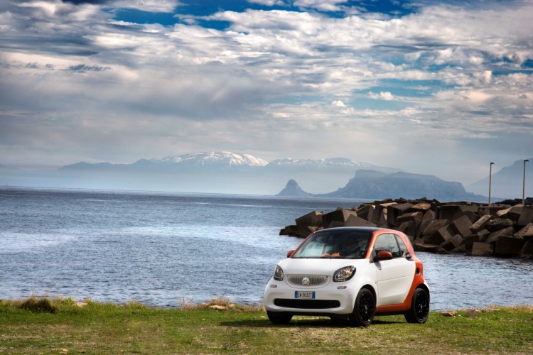 ‘Red Dot Design Award 2015': vincono Mercedes-AMG GT e smart fortwo