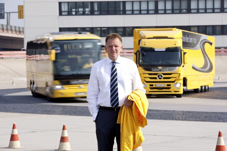 Daimler promuove la sicurezza dei veicoli industriali