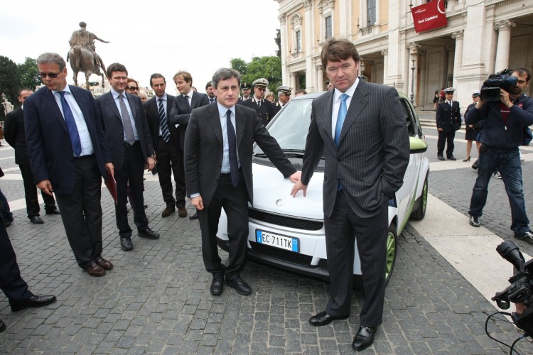 E-MOBILITY ITALY: LA PRIMA SMART ELETTRICA AL SINDACO DI ROMA, GIANNI ...