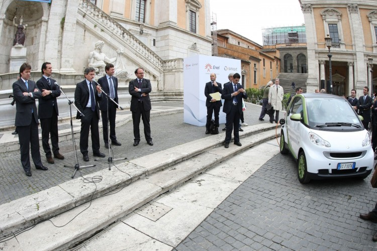 E-MOBILITY ITALY: LA PRIMA SMART ELETTRICA AL SINDACO DI ROMA, GIANNI ...