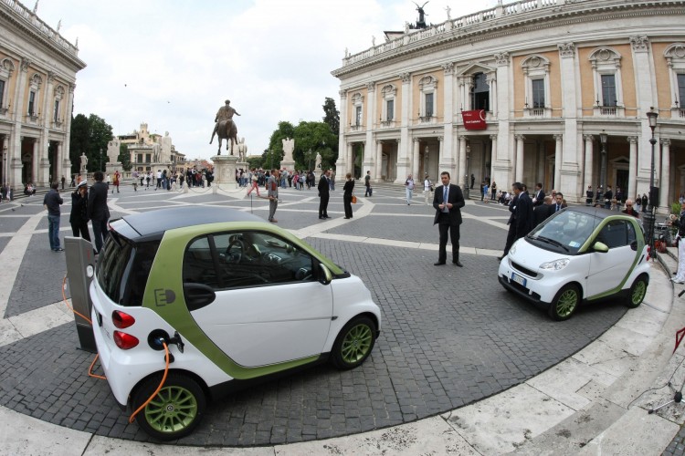 E-MOBILITY ITALY: LA PRIMA SMART ELETTRICA AL SINDACO DI ROMA, GIANNI ...
