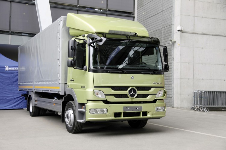 Mercedes-Benz Atego ed Atego BlueTec Hybrid eletti "Truck of the Year 2011"