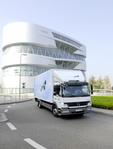 Atego BlueTec Hybrid: distribuzione ecosostenibile