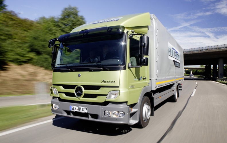 Dieci Mercedes-Benz Atego Hybrid consegnati a Deutsche Post DHL