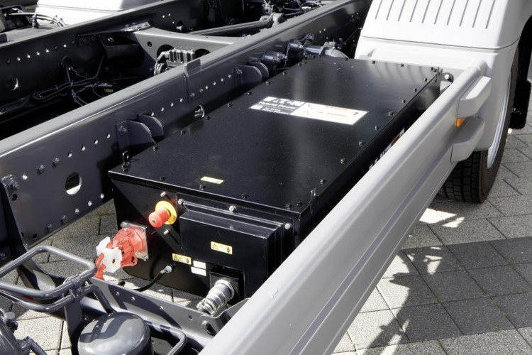 Dieci Mercedes-Benz Atego Hybrid consegnati a Deutsche Post DHL