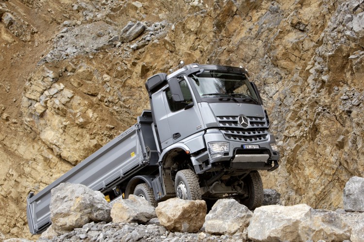 Test drive nuovo Mercedes-Benz Arocs - Impressioni di guida nel suo ...