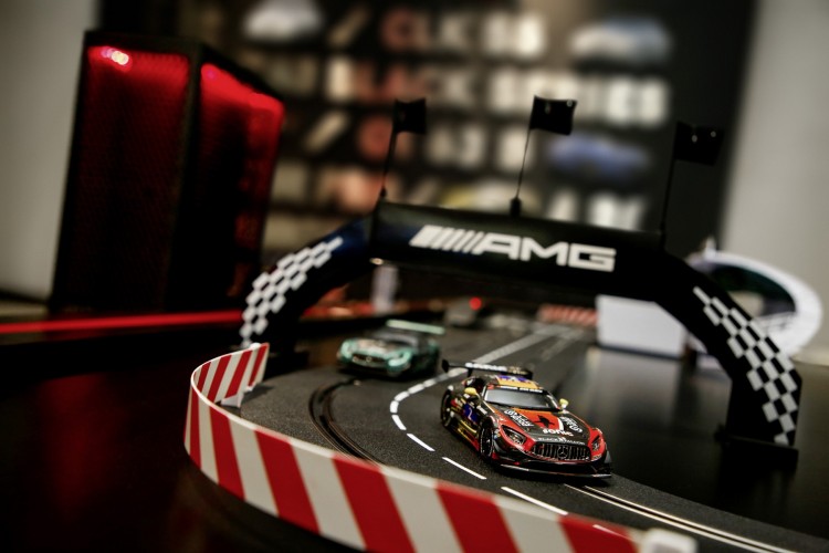 Première in Cina: aperto il primo AMG Experience Centre sul Circuito ...