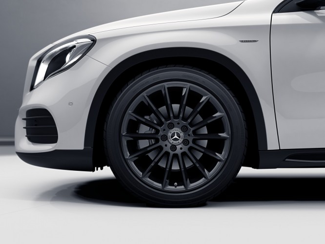 Mercedes-Benz Night Edition: I colori della notte