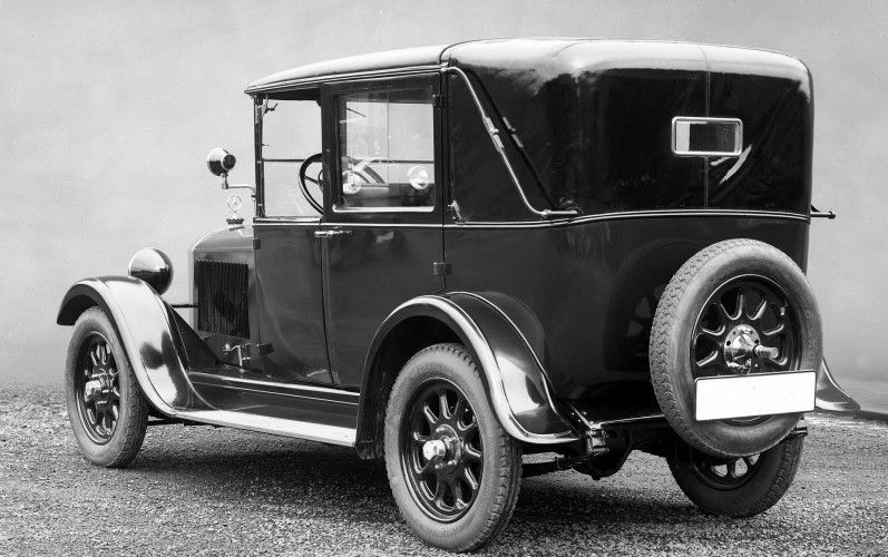 Il 26 giugno 1896 nasce il primo taxi motorizzato al mondo: dalla ...