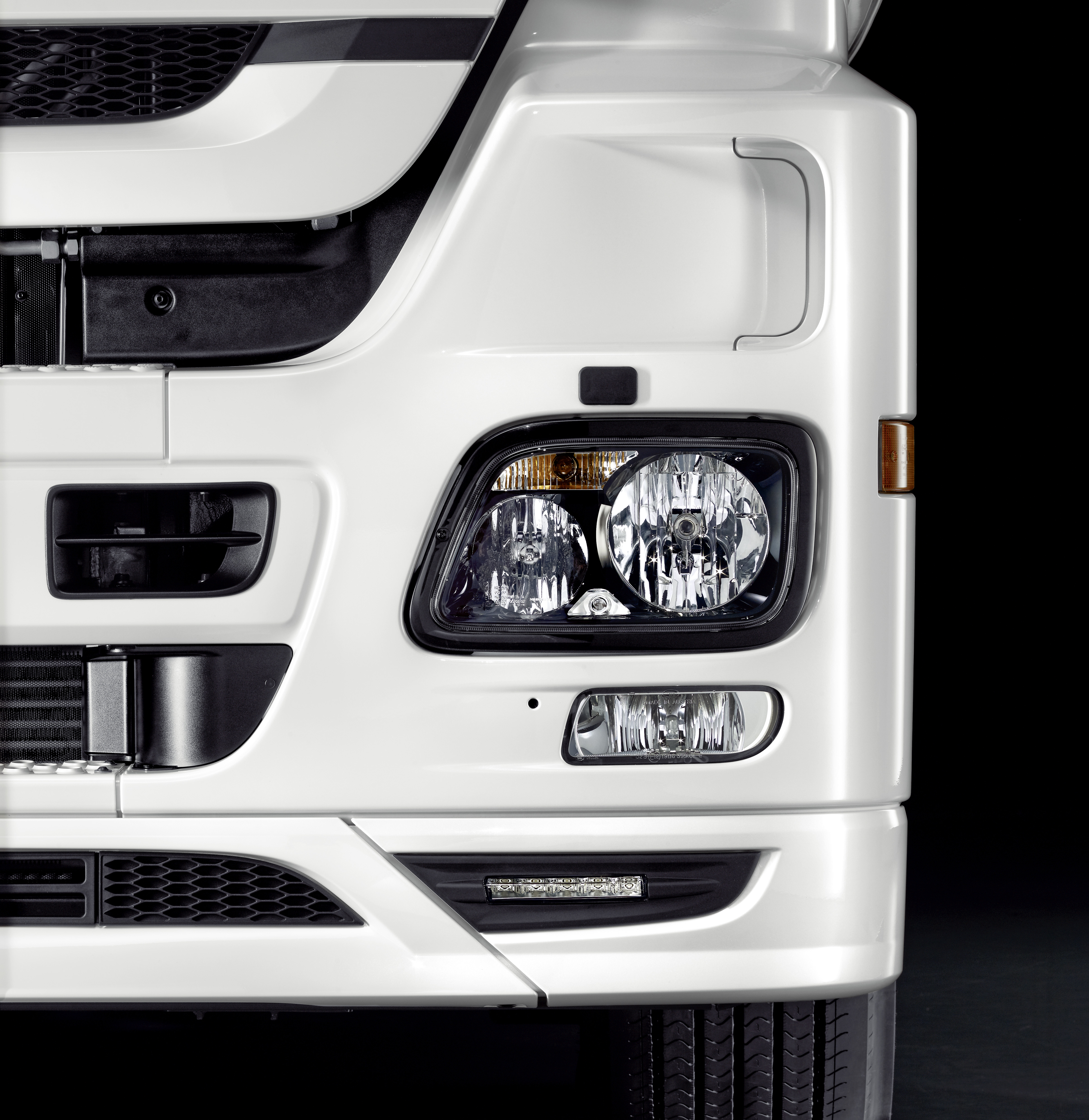Actros Black Liner