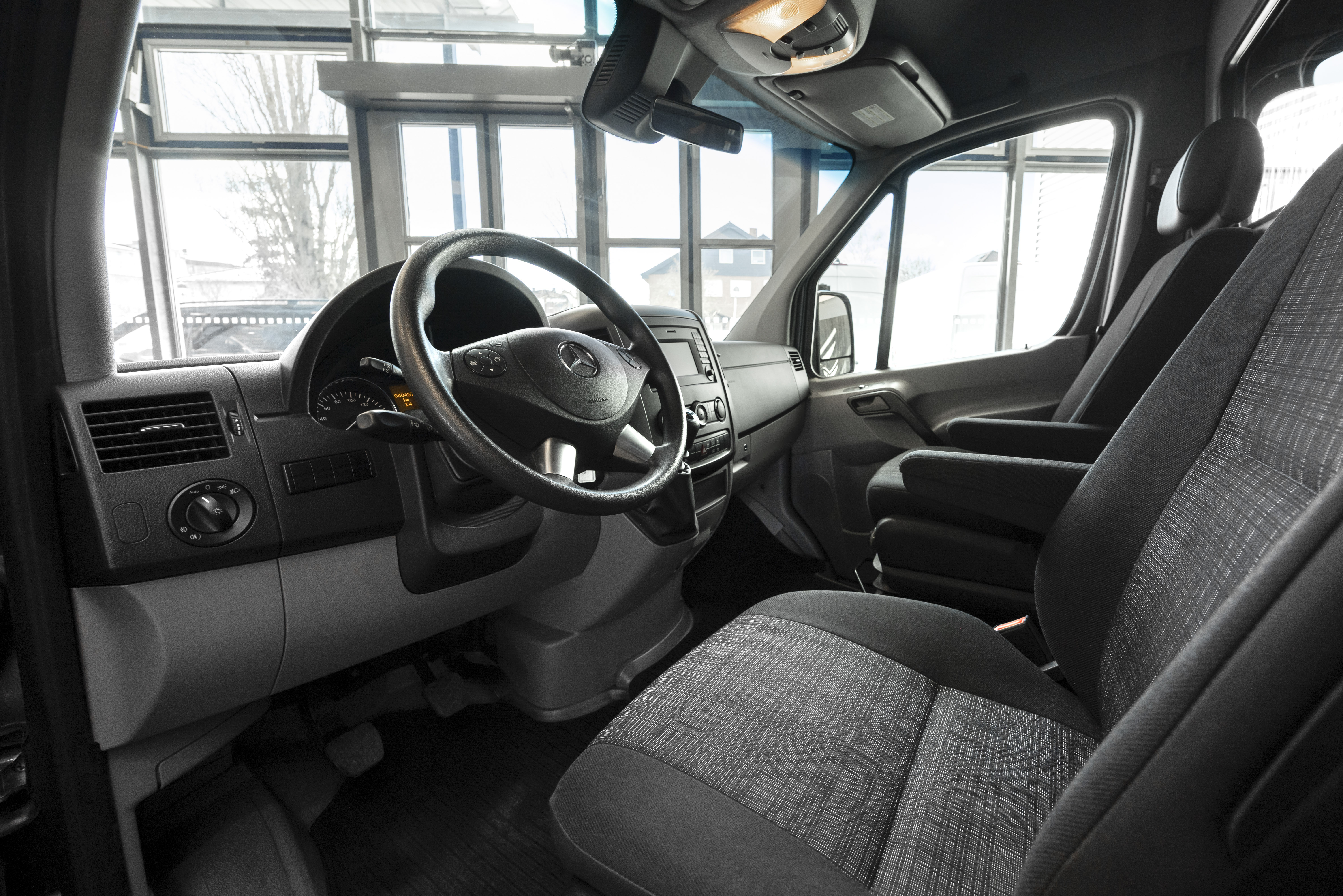 Mercedes-Benz Vans festeggia i 30 anni dello Sprinter e tiene il mondo ...