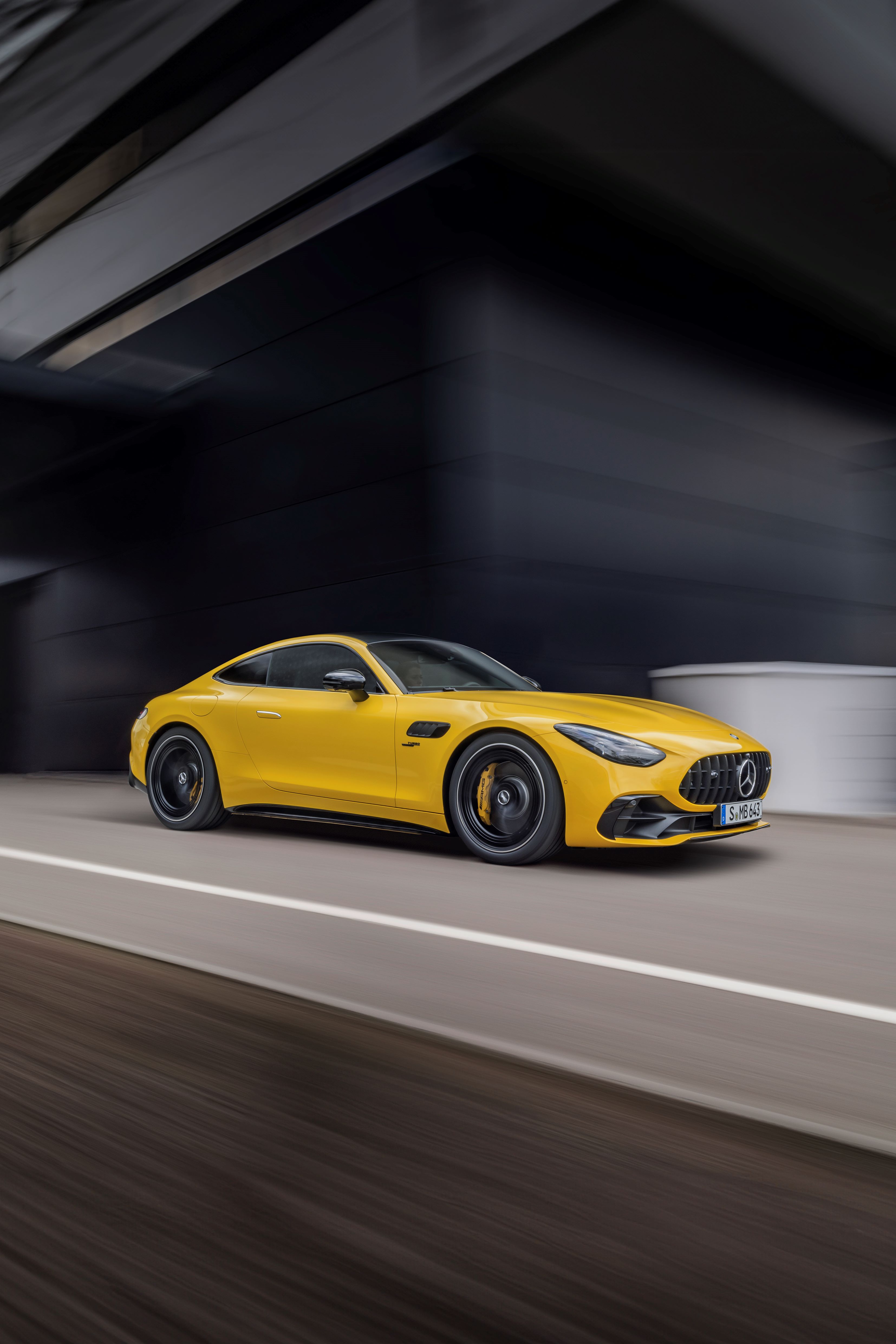 Il piacere di guidare una Gran Turismo: la nuova Mercedes-AMG GT 43 Coupé
