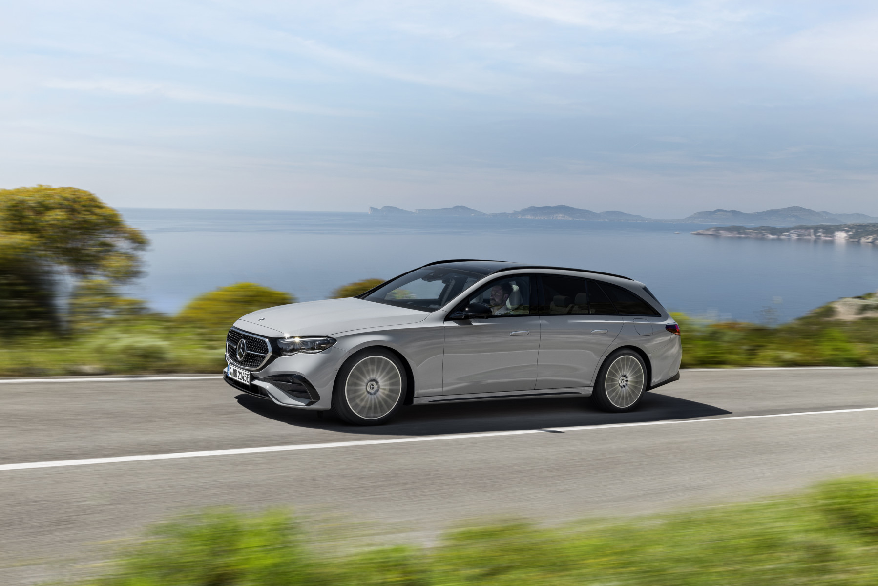Mercedes-Benz Q2 sales of cars and vans reach 600,100 vehicles