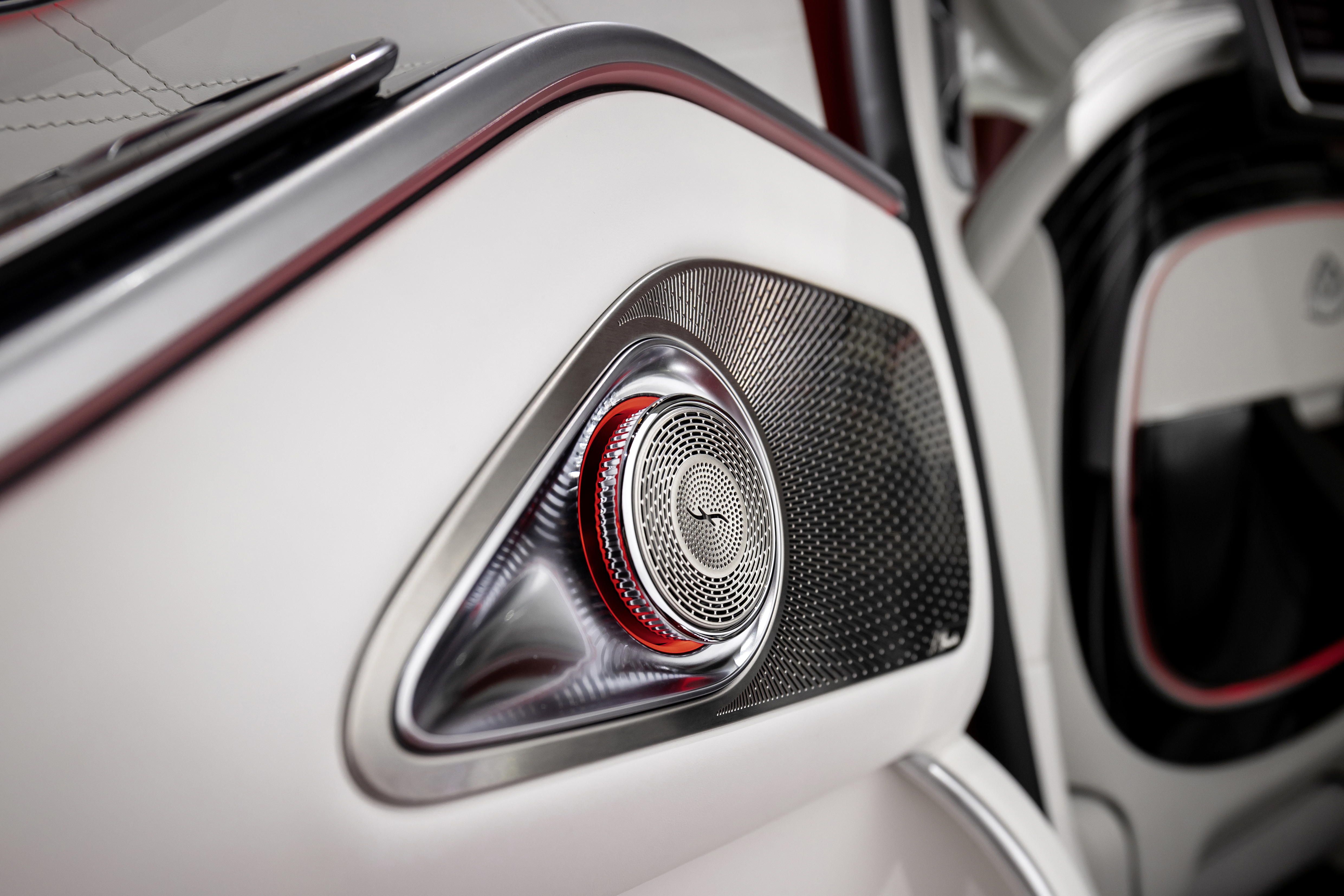 Nuova Mercedes-Maybach Classe S: una nuova definizione del lusso