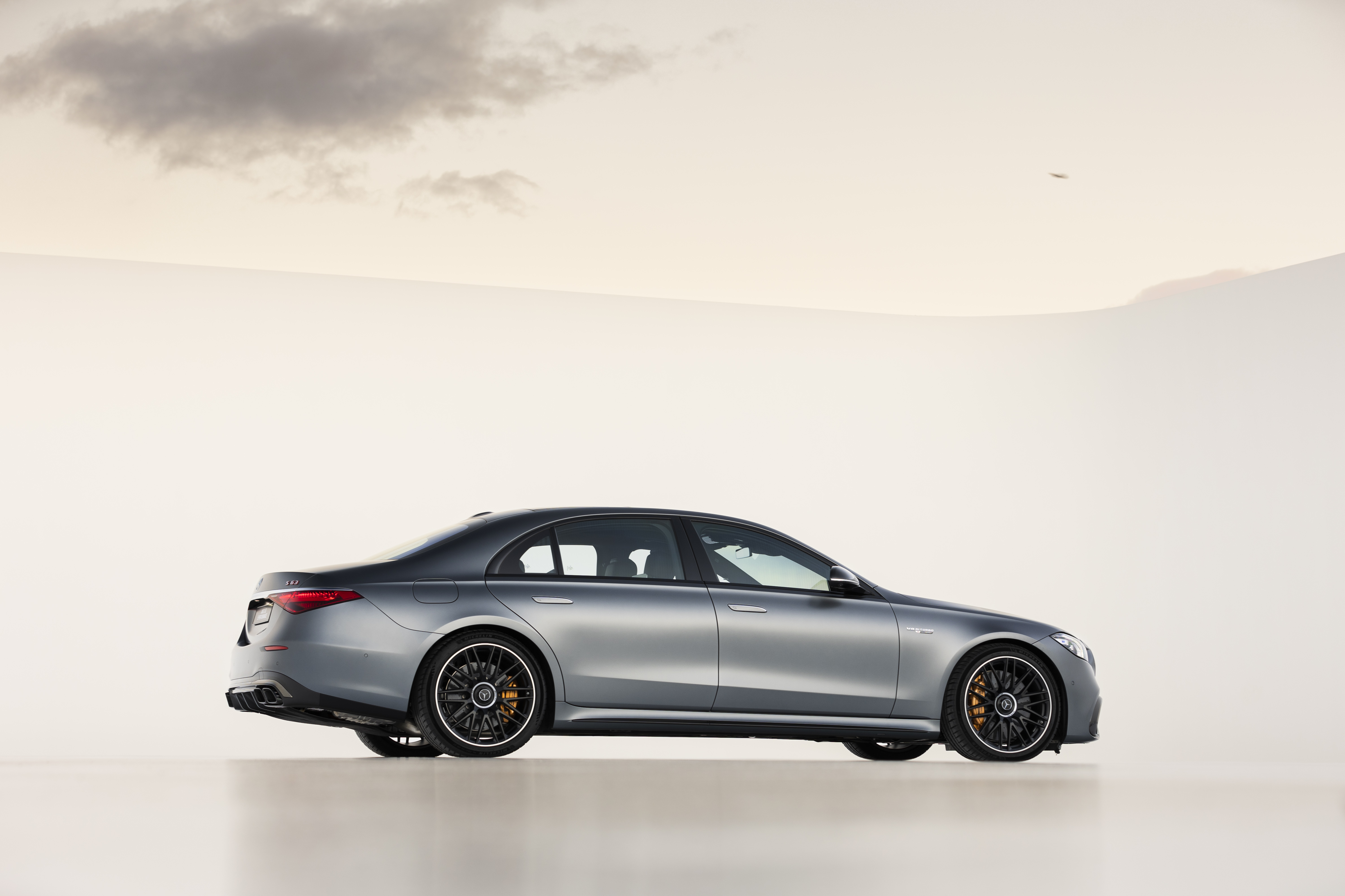 La nuova Classe S firmata Mercedes-AMG: sintesi perfetta di comfort e ...