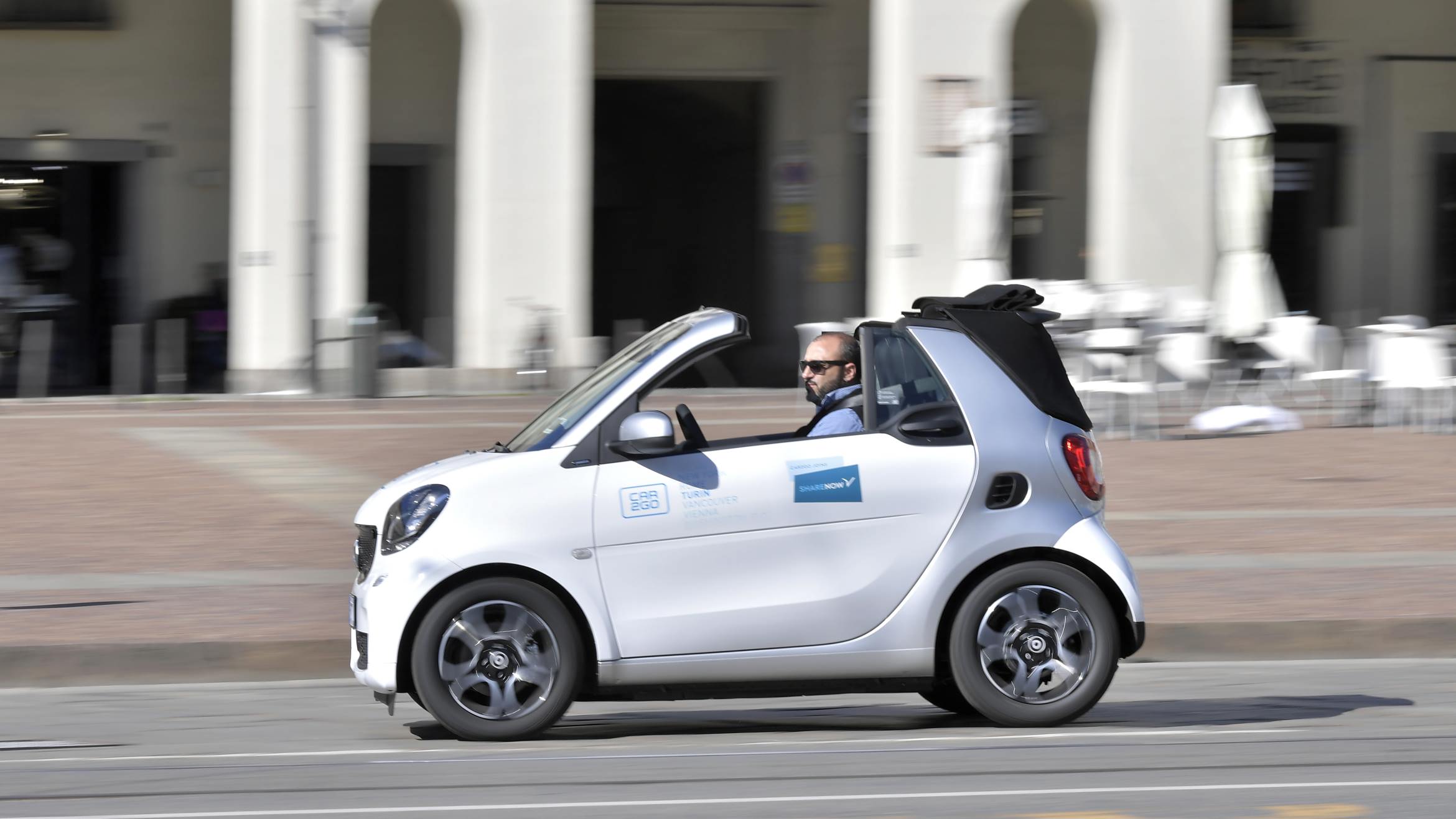 SHARE NOW arricchisce la flotta italiana con 200 smart fortwo cabrio