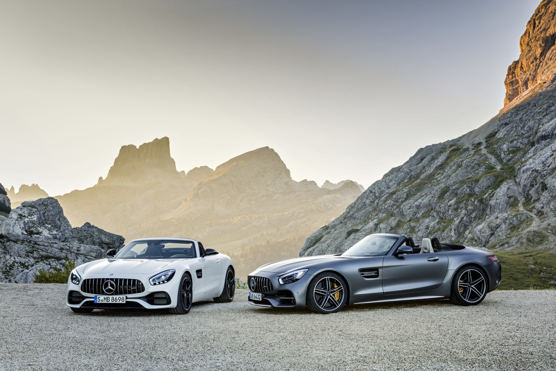 Les nouveaux Mercedes-AMG GT Roadster et Mercedes-AMG GT C Roadster ...
