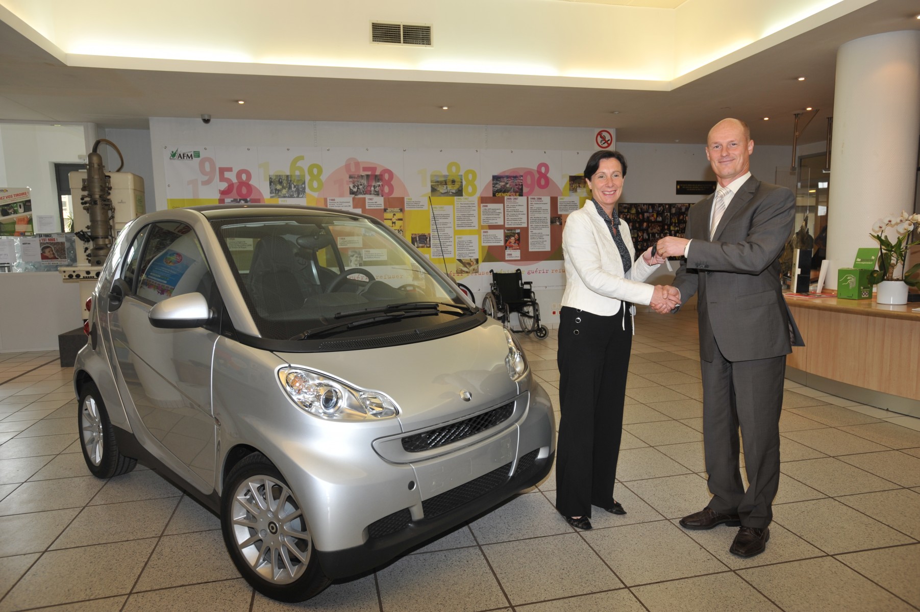 La millionième smart fortwo vendue au profit du Téléthon
