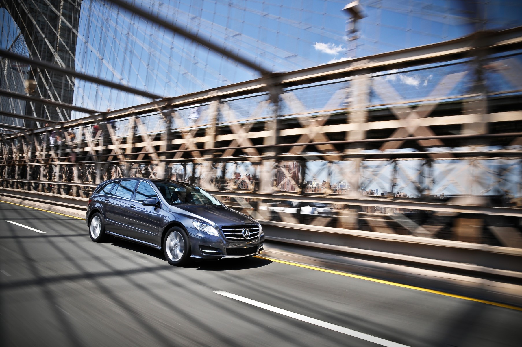 Nouvelle Classe R: un véhicule aux multiples talents et aux formes ...