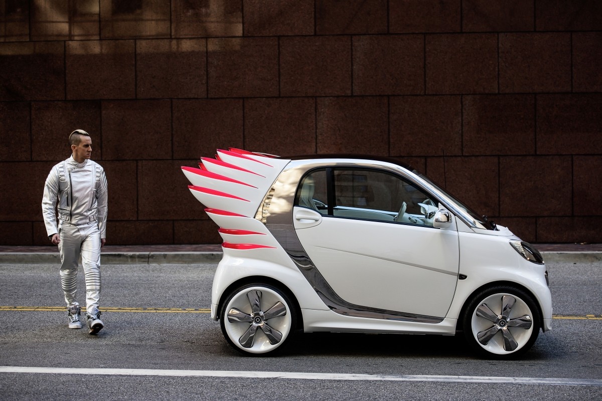 Le designer de mode Jeremy Scott relooke la smart fortwo