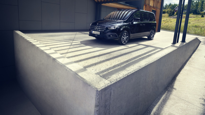 La Classe T disponible en version extra longue (5 et 7 places) et avec ...