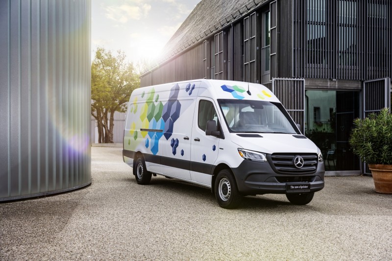 Nouvel eSprinter : l’utilitaire électrique Mercedes-Benz le plus ...