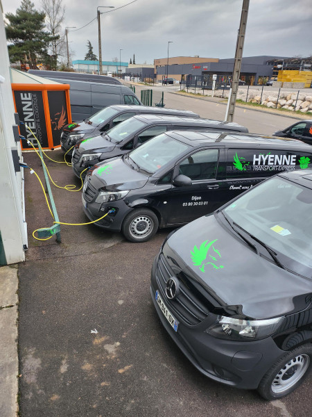 HYENNE Transport-Express : une volonté de fer et la foi en Mercedes-Benz