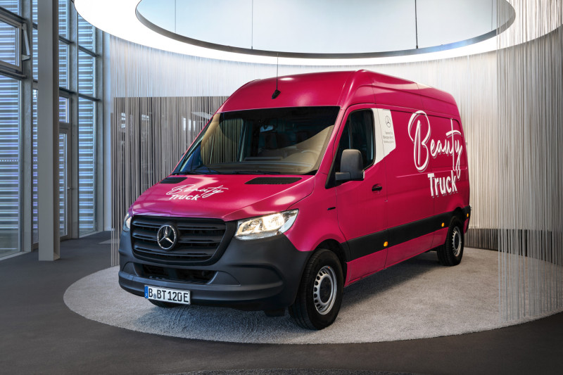 17 Sprinter carrossés exposés à Berlin pour ses 30 ans