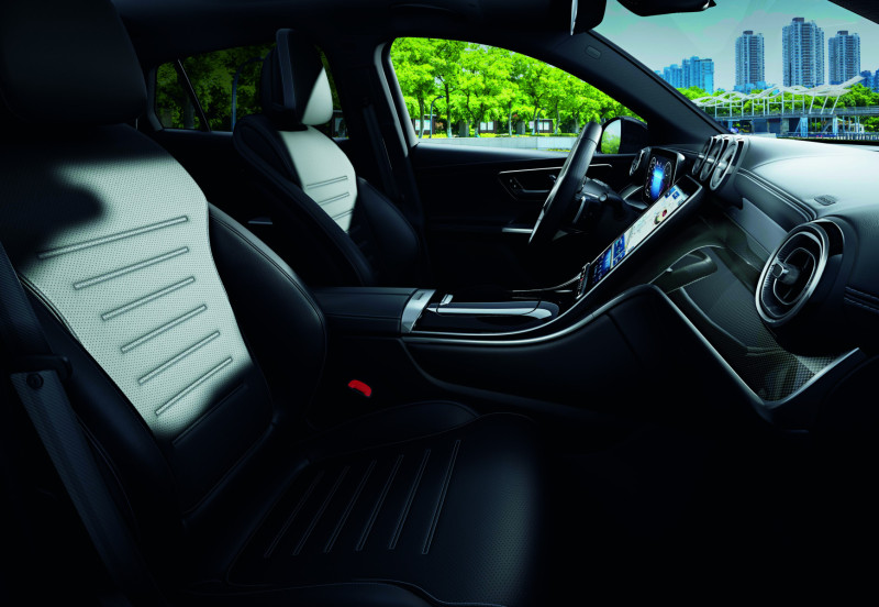 「GLC 220 d 4MATIC Core (ISG) ／Coupé Core (ISG) 」を追加