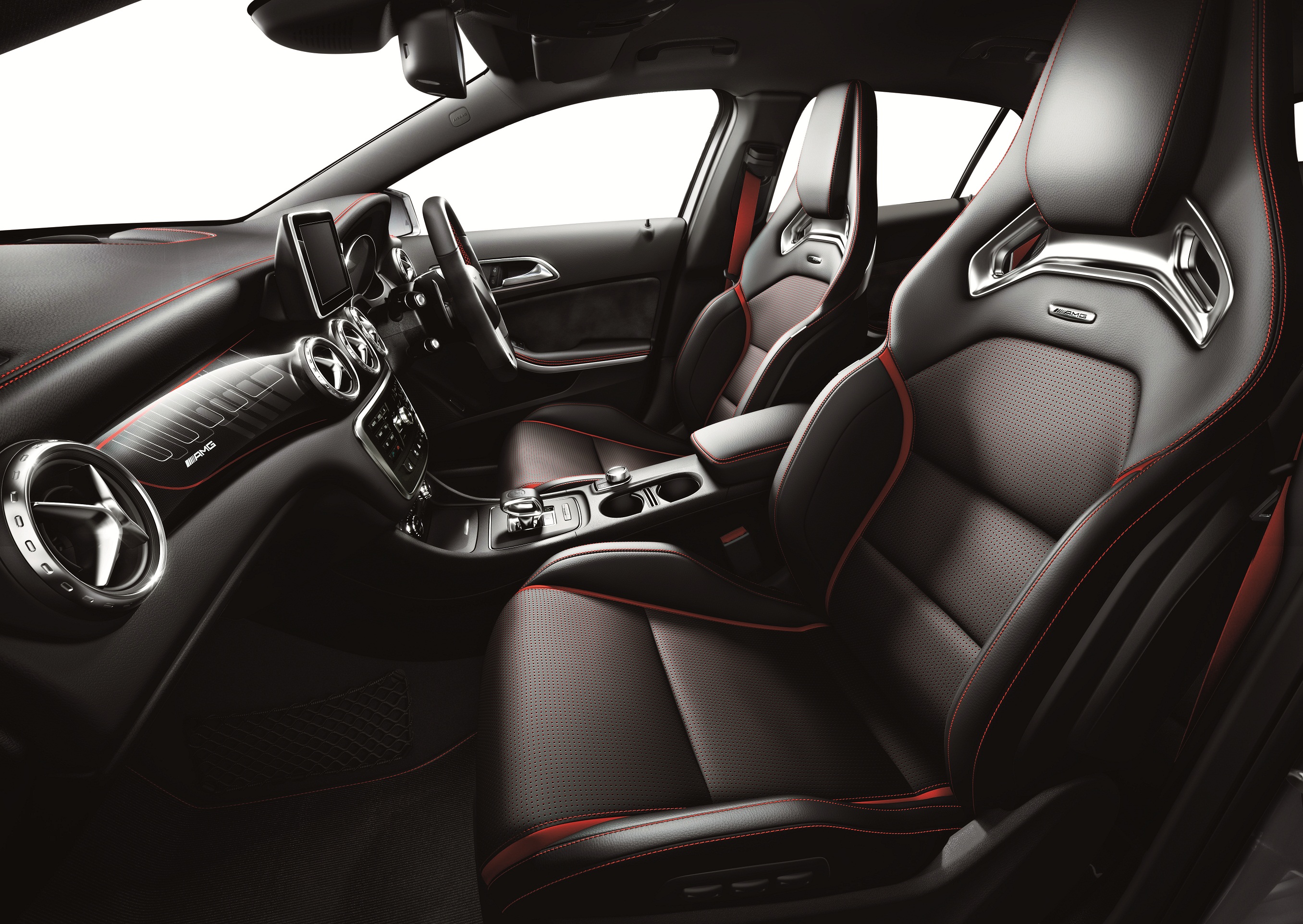 「GLA 45 AMG 4MATIC Edition 1」を限定発売