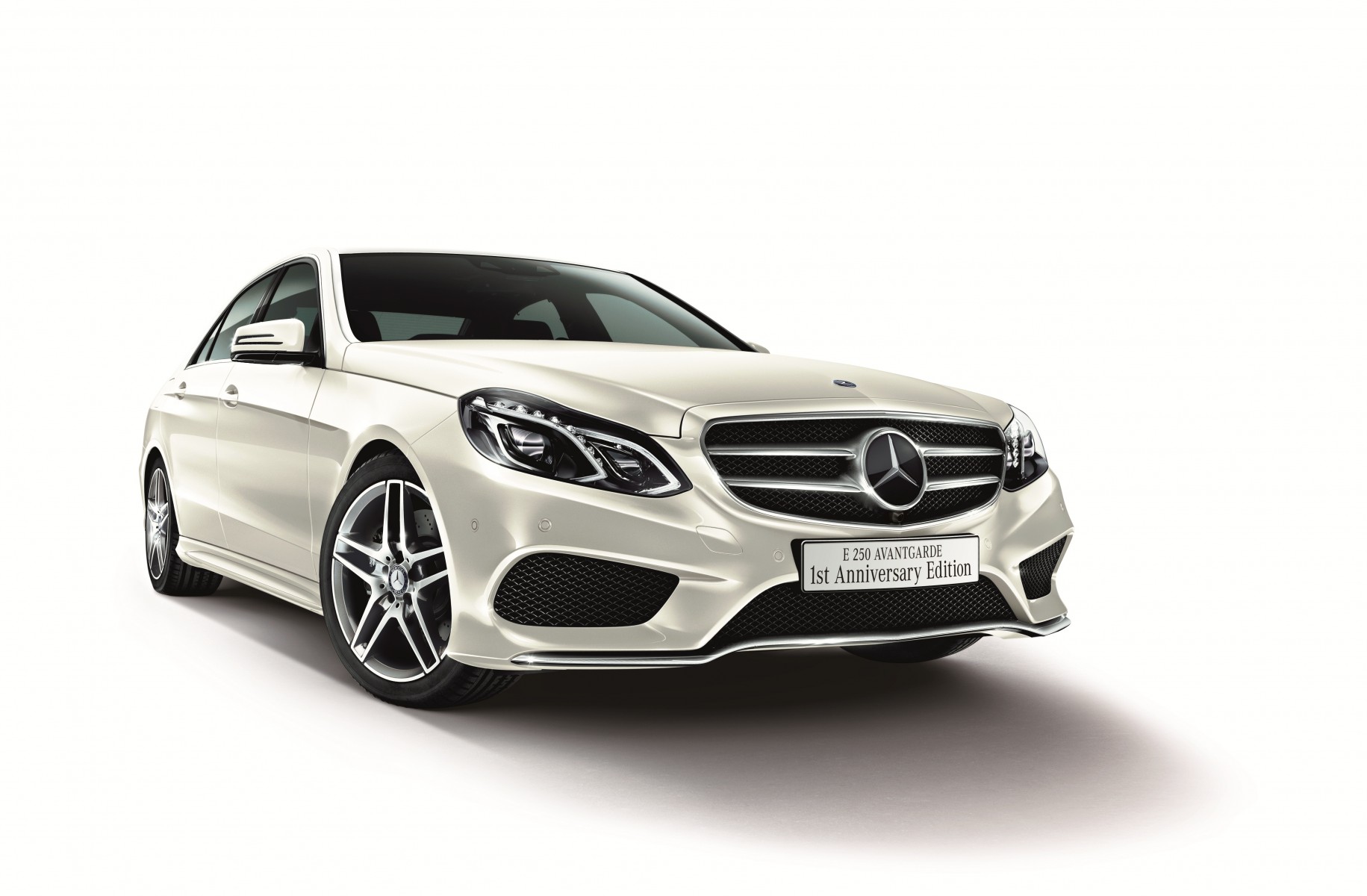 E 250 AVANTGARDE 1st Anniversary Editionを限定発売