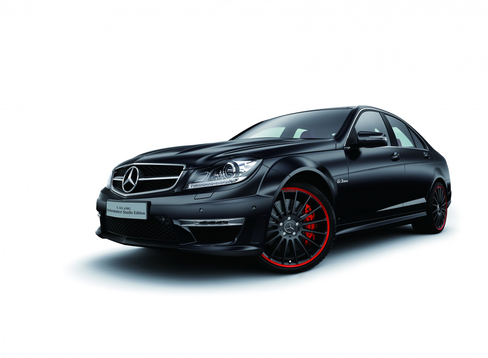 C 63 AMG Performance Studio Edition を発売