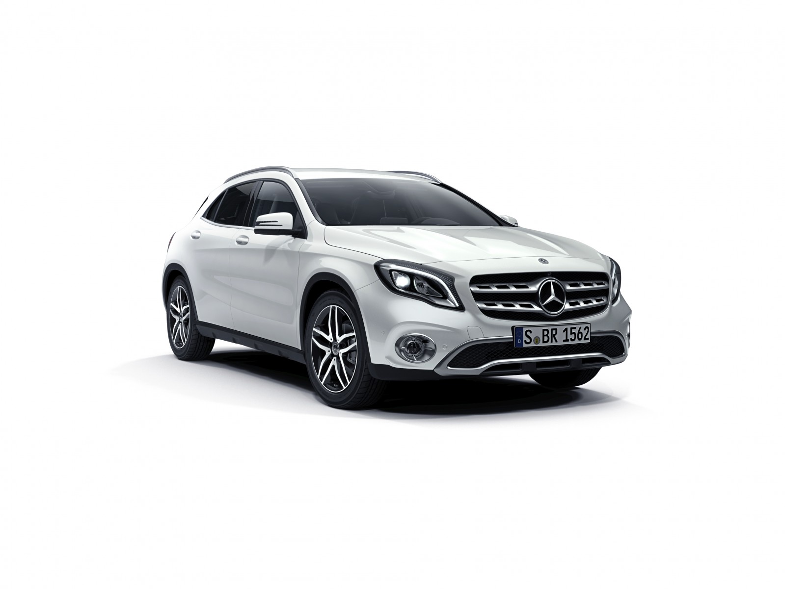 GLA 220 4MATIC Off-Road Editionを限定発売
