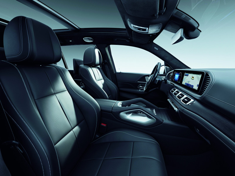 新型「GLS」および「メルセデス・マイバッハGLS」を発売