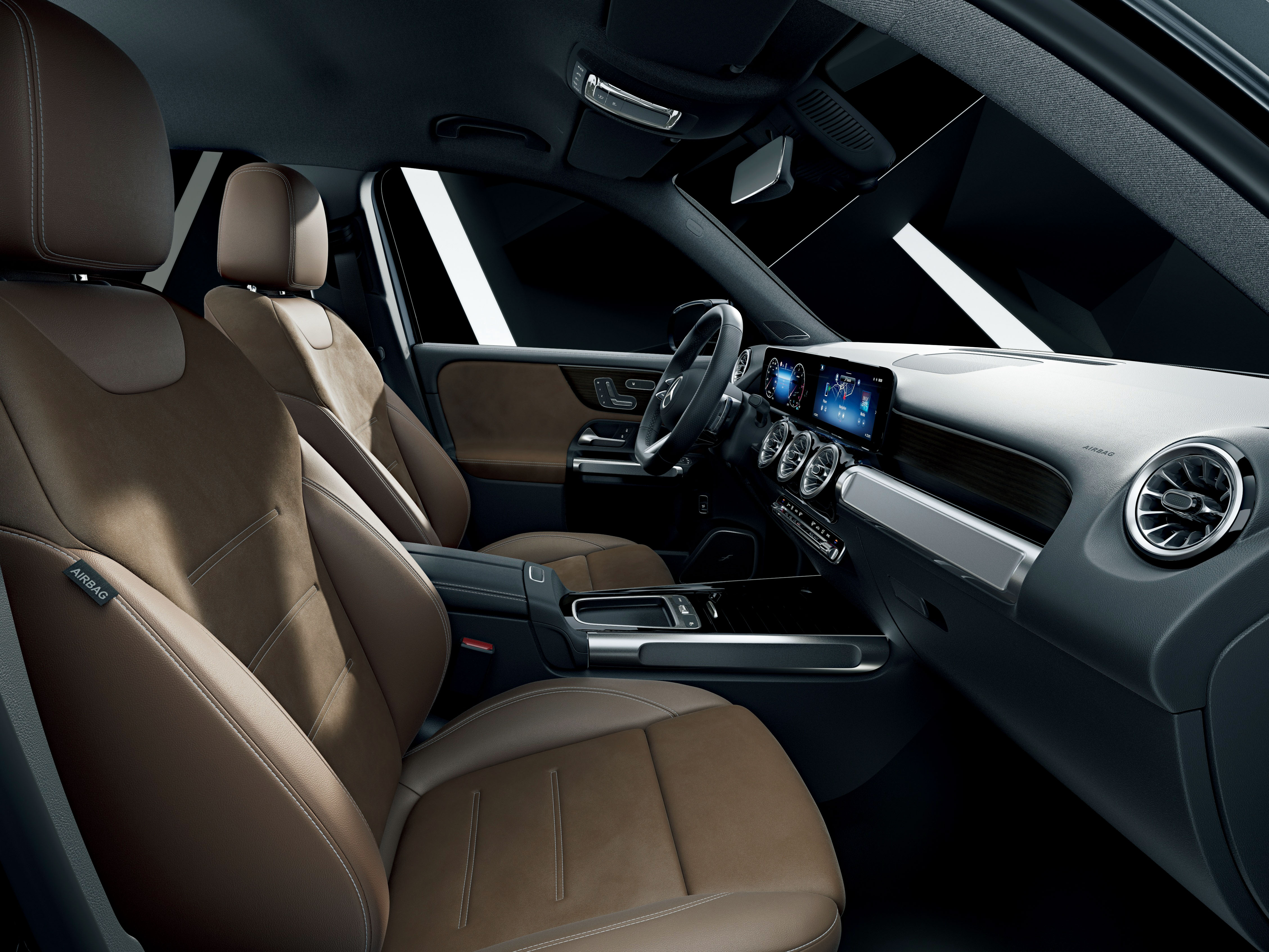 「GLB 180 Edition Black Stars（BSG搭載モデル）」および 「GLB 200 d 4MATIC