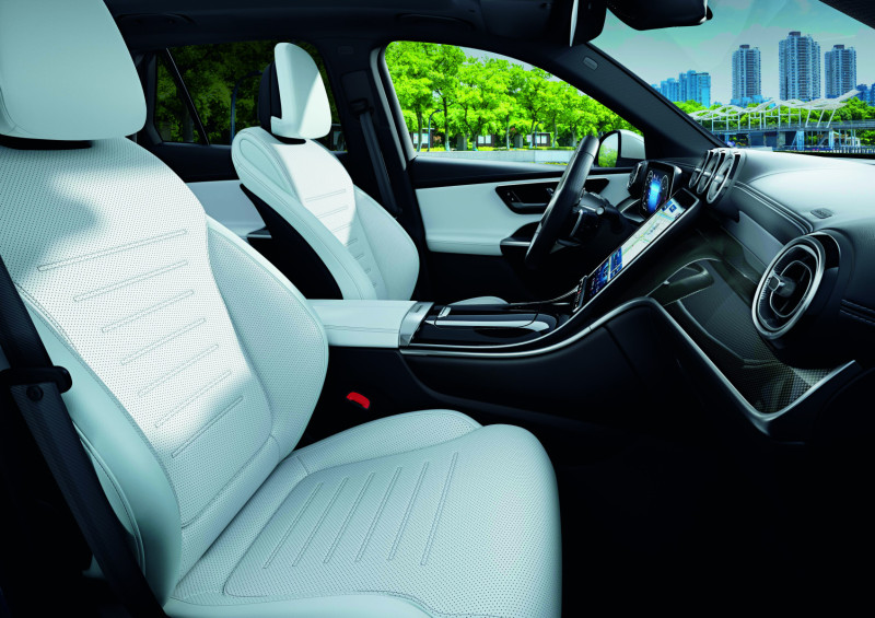 「GLC 220 d 4MATIC Core (ISG) ／Coupé Core (ISG) 」を追加